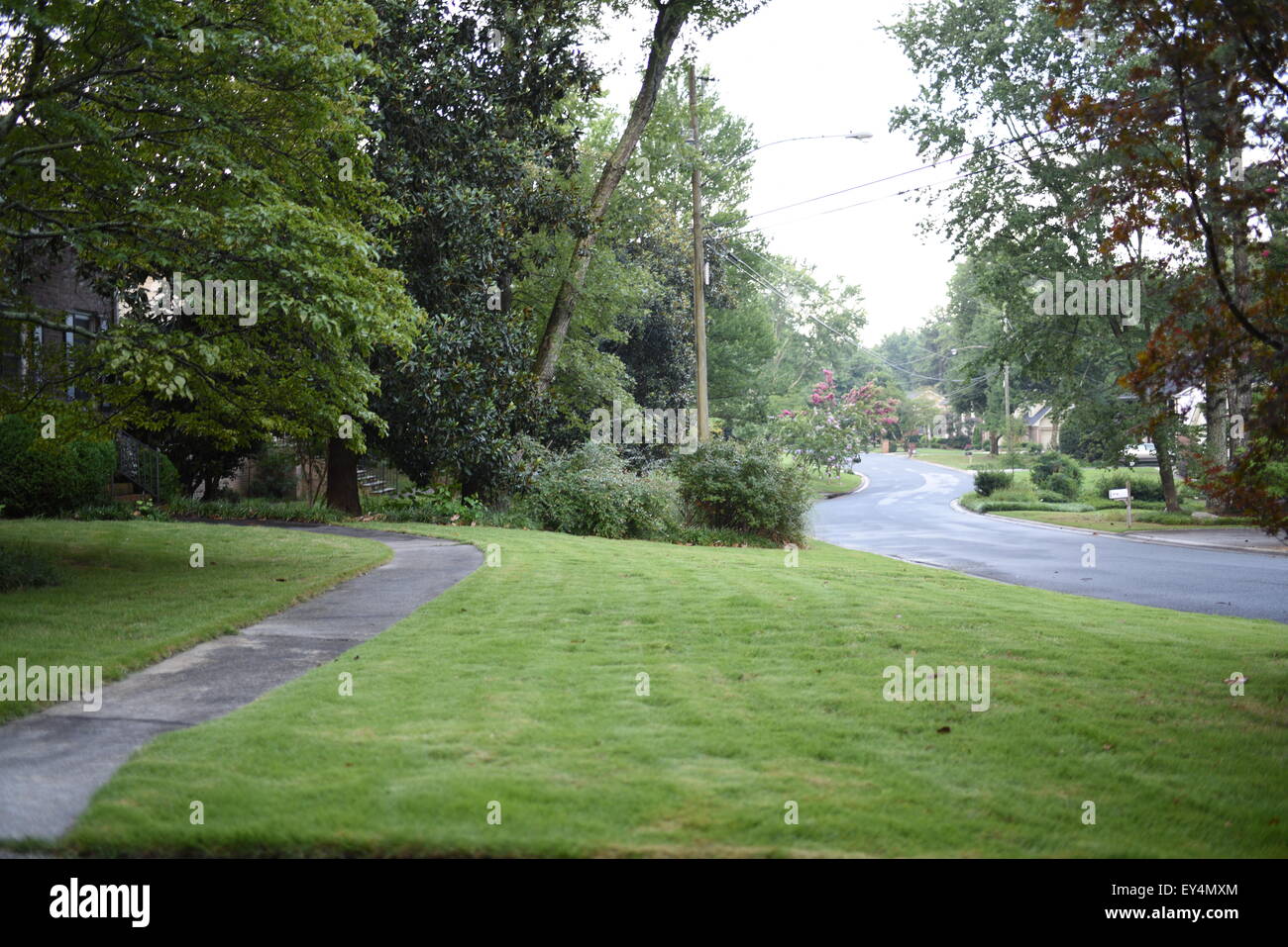 Front yard hi-res stock photography and images - Alamy
