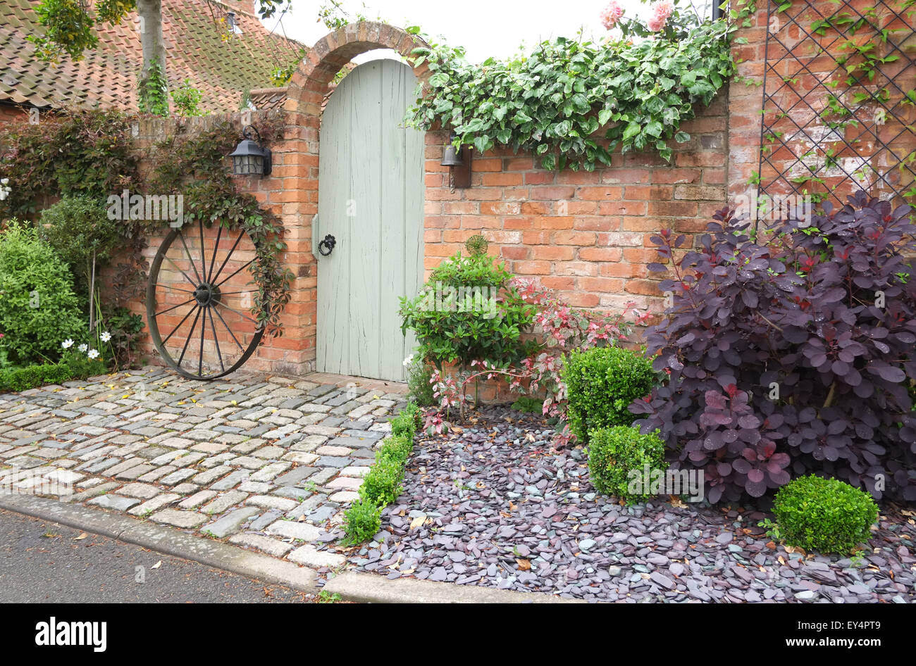Traditional country cottage gate in rural Nottinghamshire, June 2015 ...