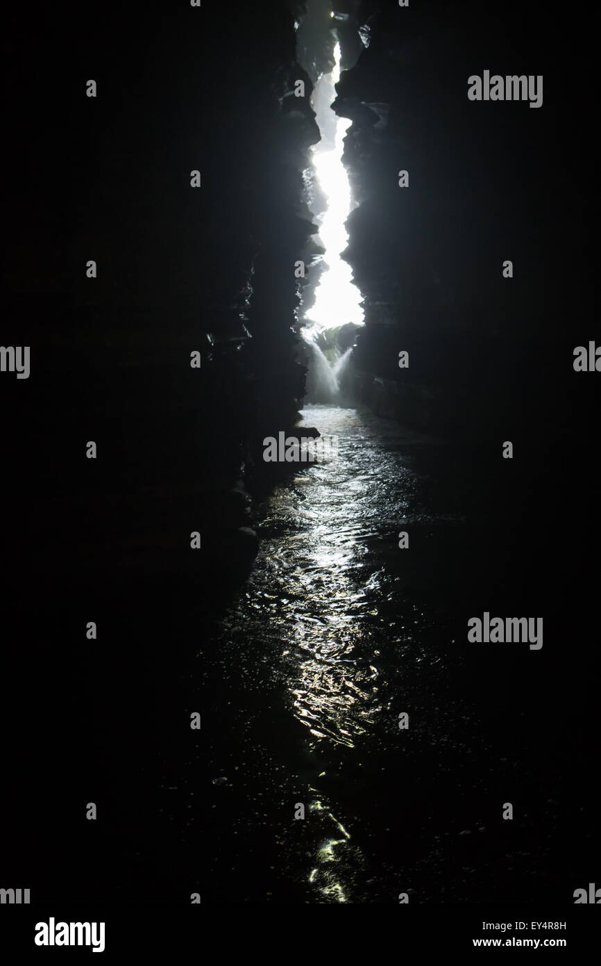 Underground hole deep hi-res stock photography and images - Alamy