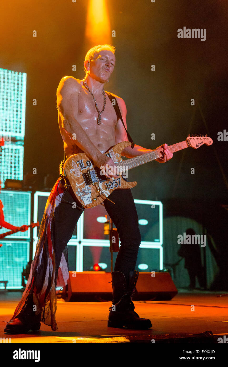 Phil collen of def leppard hi-res stock photography and images - Alamy