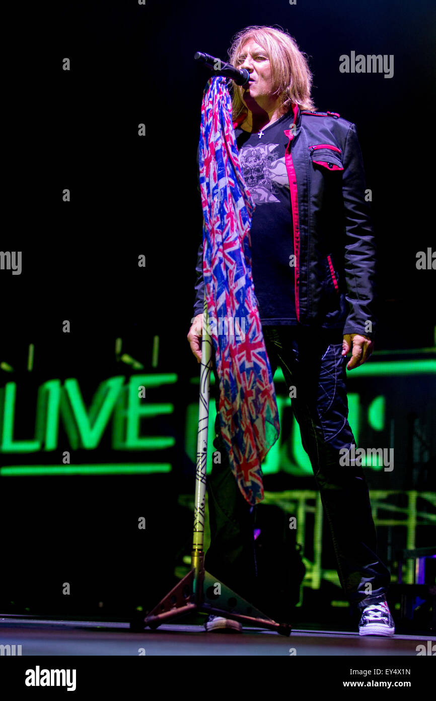 Oshkosh, Wisconsin, USA. 18th July, 2015. Singer JOE ELLIOTT of Def ...