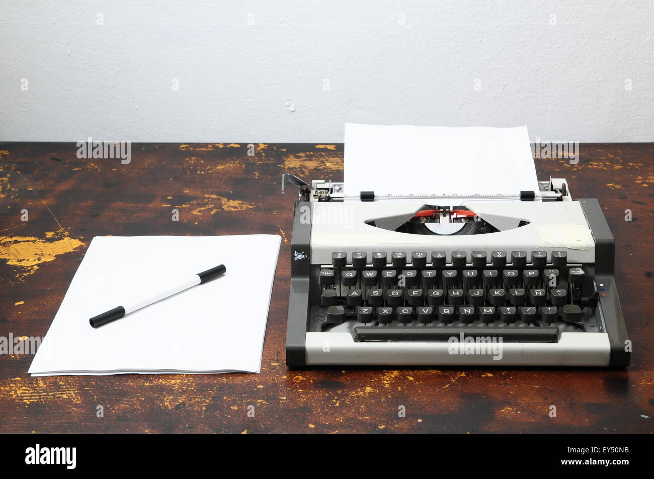 Vintage Travel Typewriter Stock Photo - Alamy