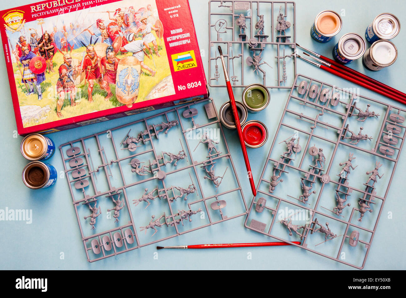 Opened box of Zvezda Ancient Roman legionaries in HO/OO plastic model ...