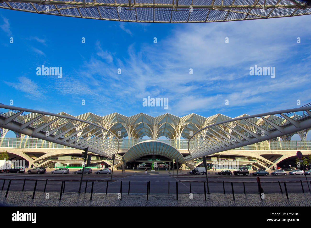 Oriente railway station by Santiagio Calatrava, Gare do Oriente at ...