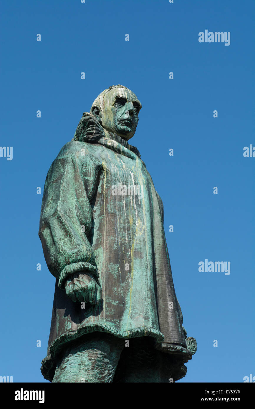 Norway, Tromso. Statue of famous polar explorer Roald Amundsen Stock ...