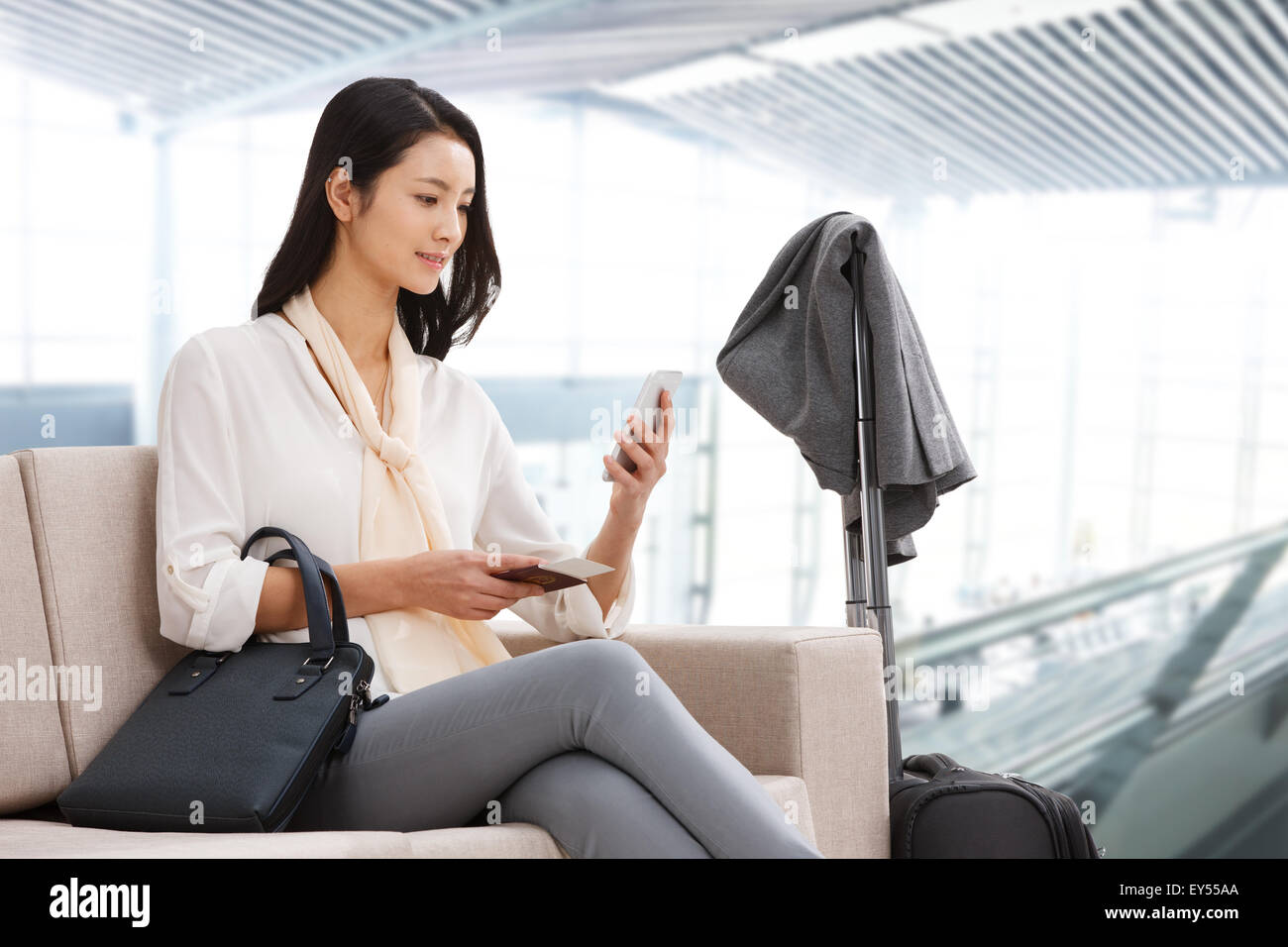 Business woman ready for the day hi-res stock photography and images ...