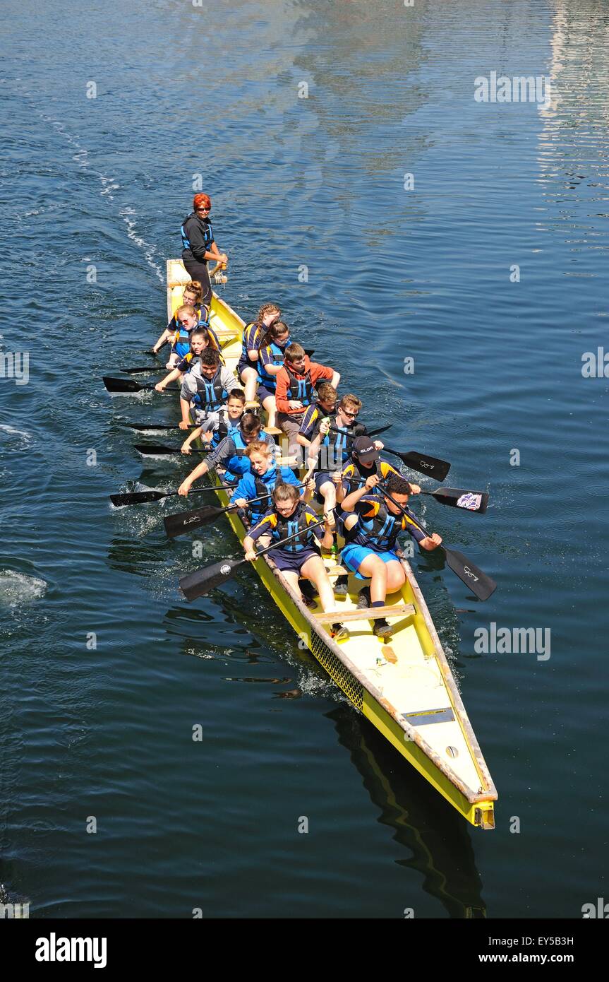 Children rowing boat hi-res stock photography and images - Alamy