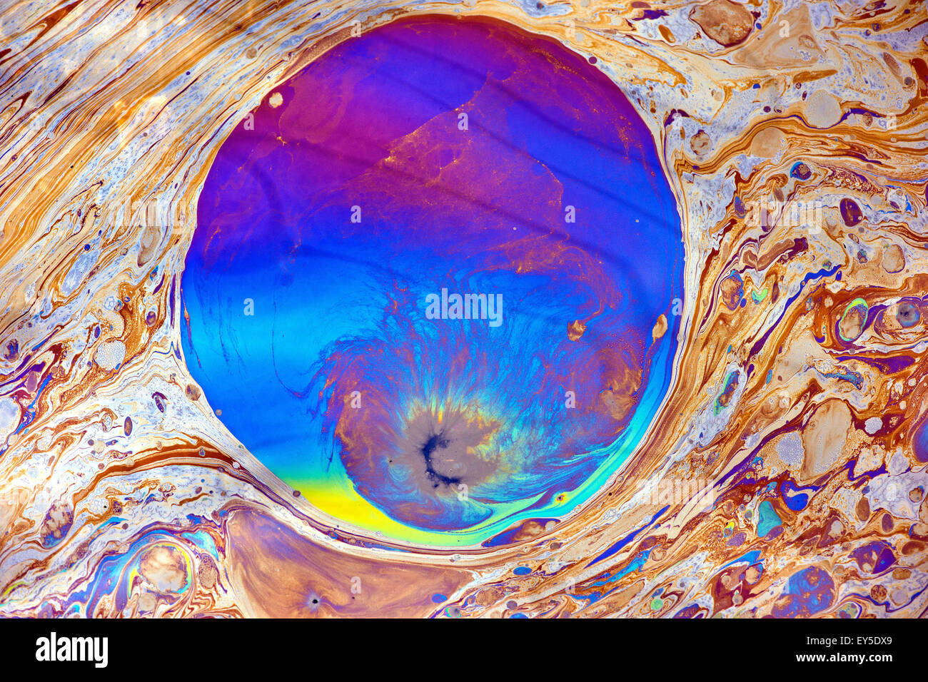 Diffraction in water hi-res stock photography and images - Alamy