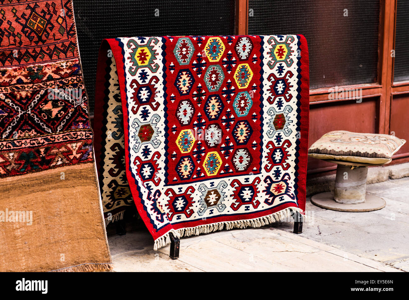 Tabriz bazaar rug hi-res stock photography and images - Alamy