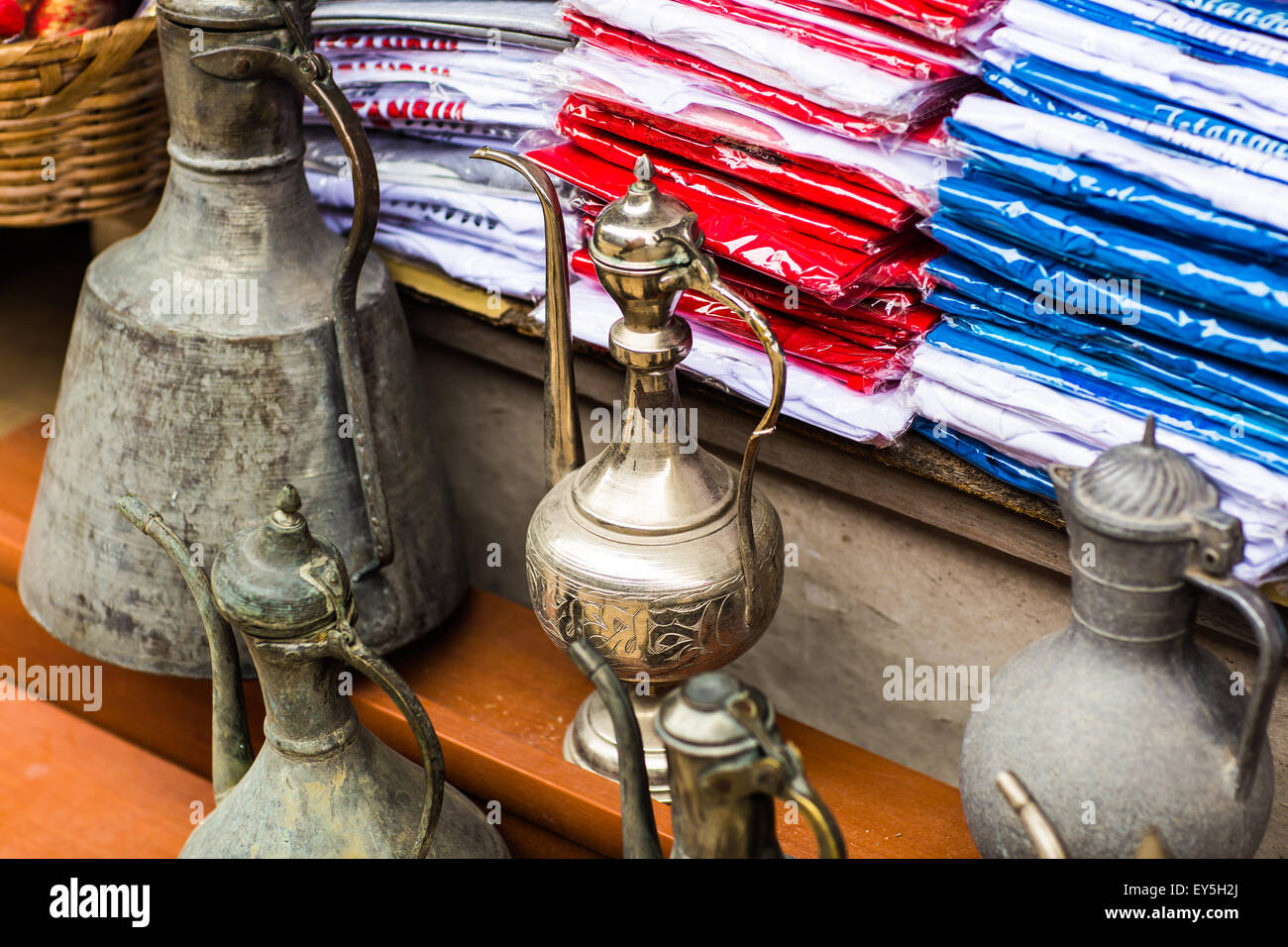 Middle eastern arab jar hi-res stock photography and images - Alamy