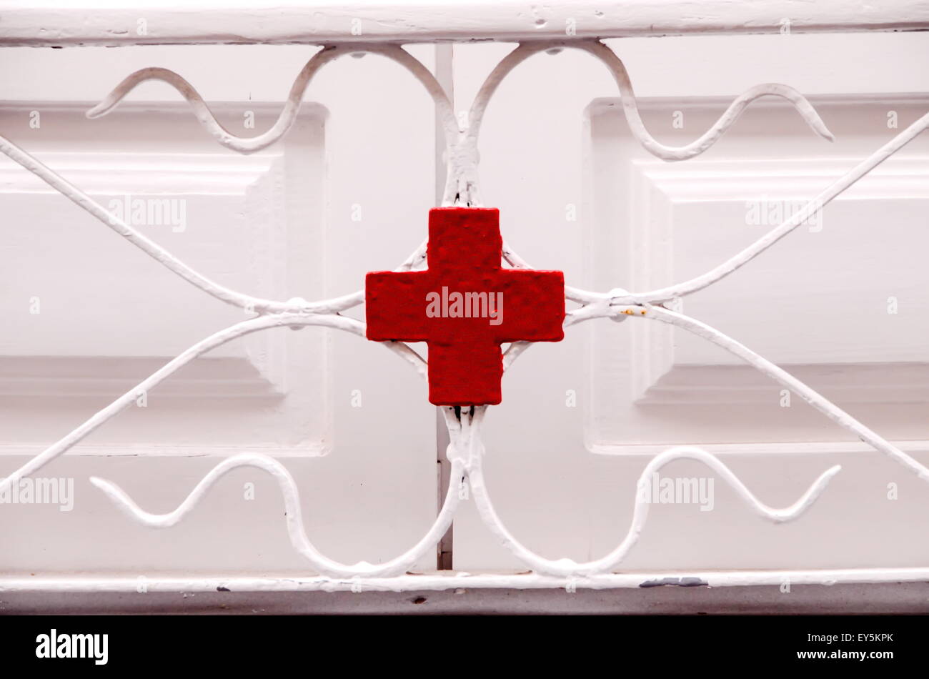 Red Cross Medical Sign Stock Photo - Alamy