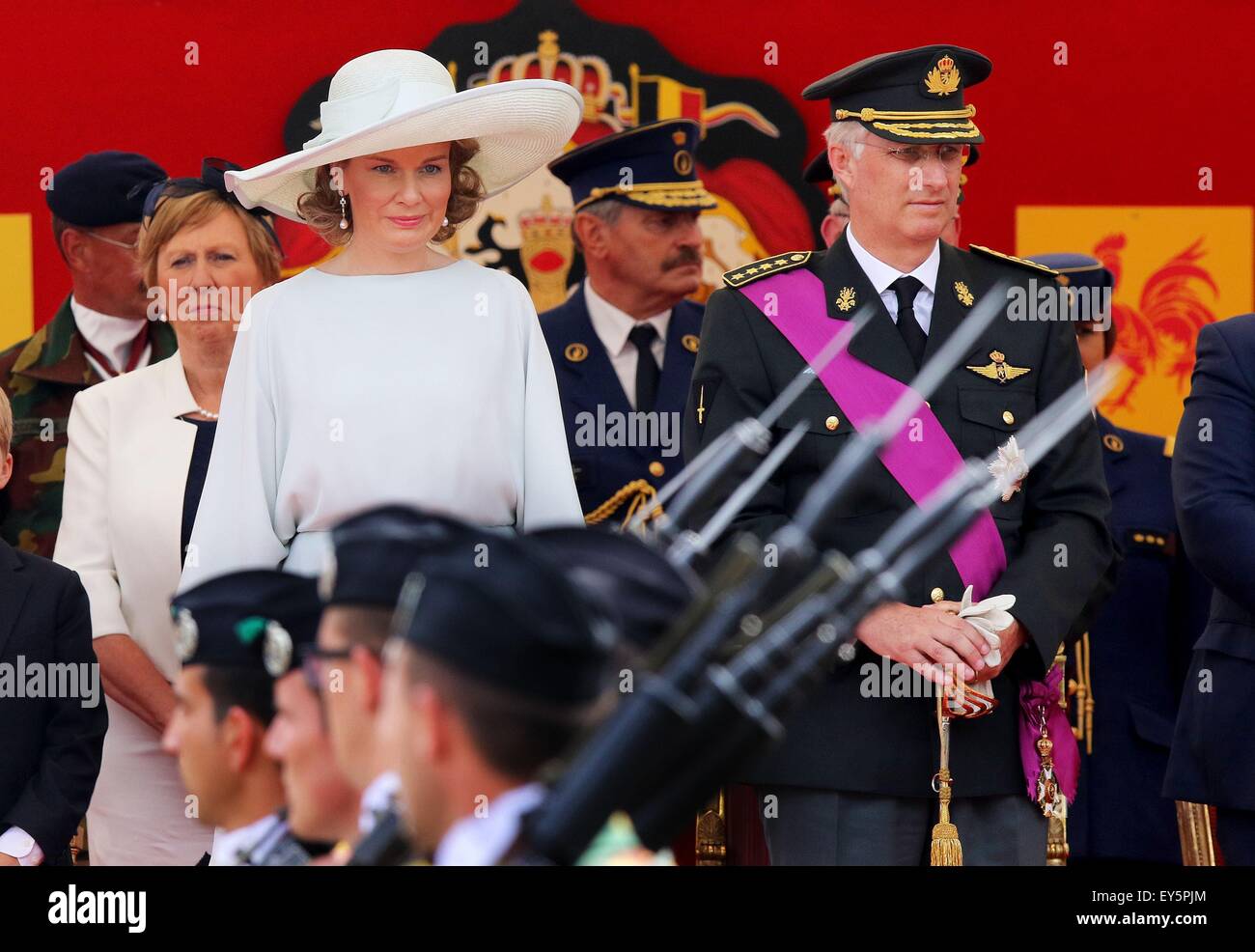 Philippe, king of belgium parade hi-res stock photography and images ...