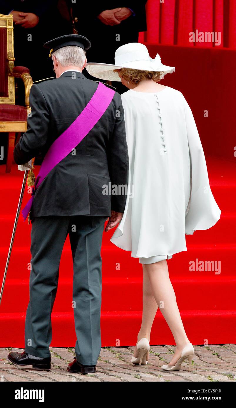 Philippe, king of belgium parade hi-res stock photography and images ...