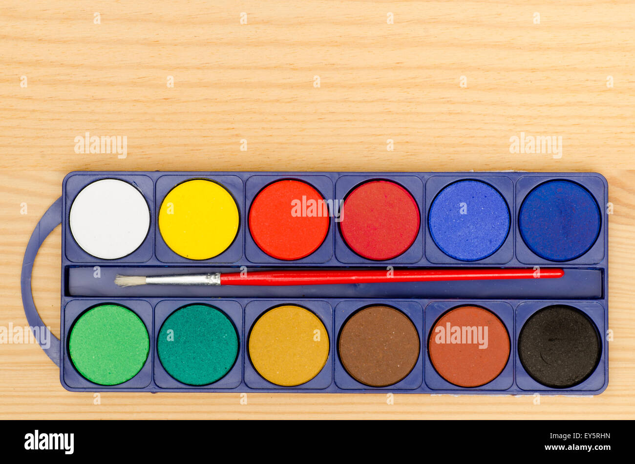 Palette with paints hi-res stock photography and images - Alamy