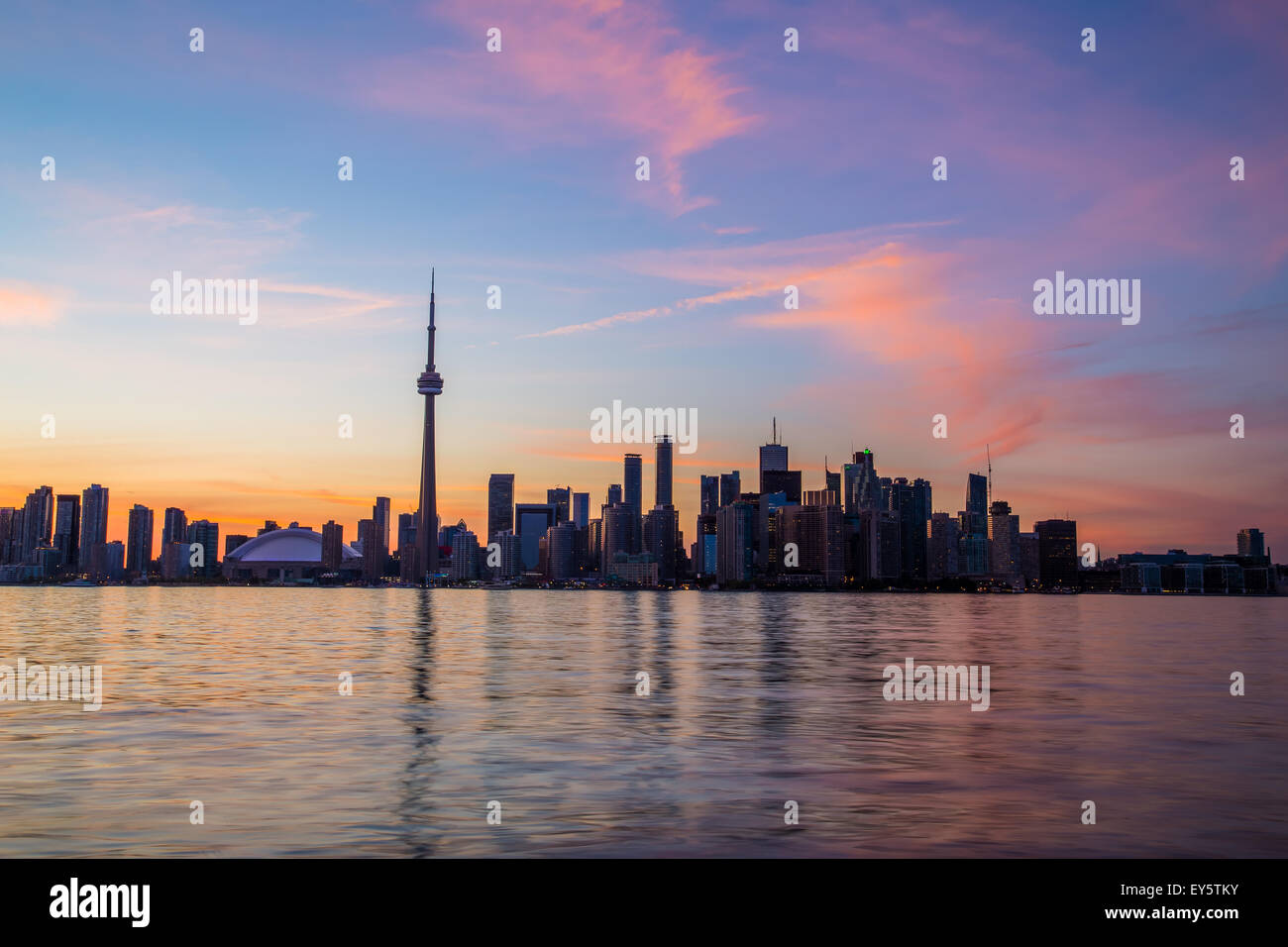 Colorful skyline hi-res stock photography and images - Alamy