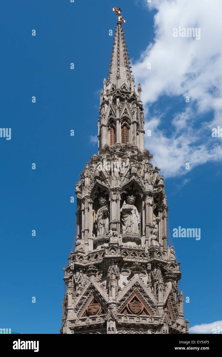 England, London, Queen Eleanor memorial cross, Charing Cross Stock ...