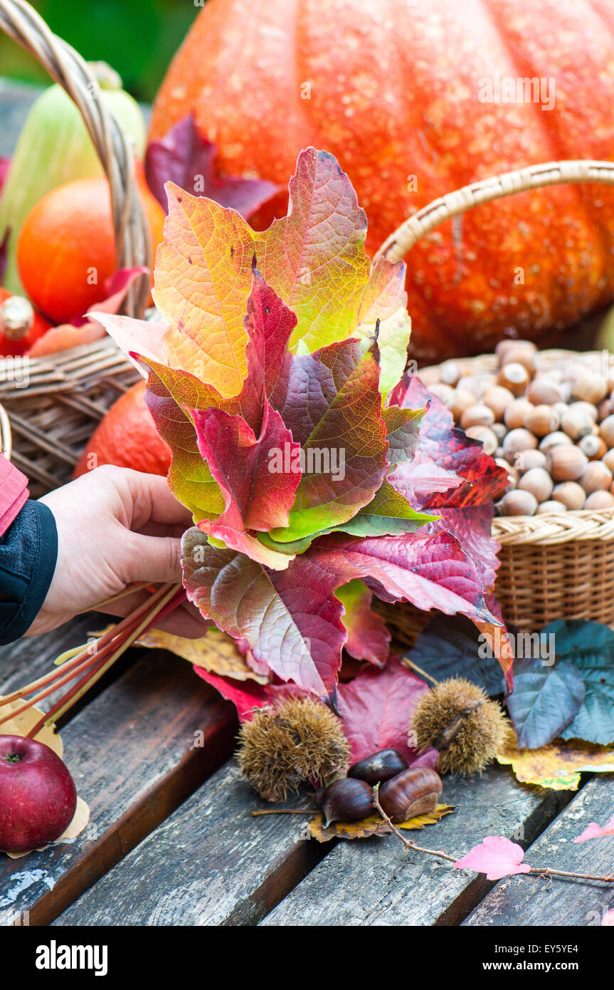 Dead bouquet hi-res stock photography and images - Alamy