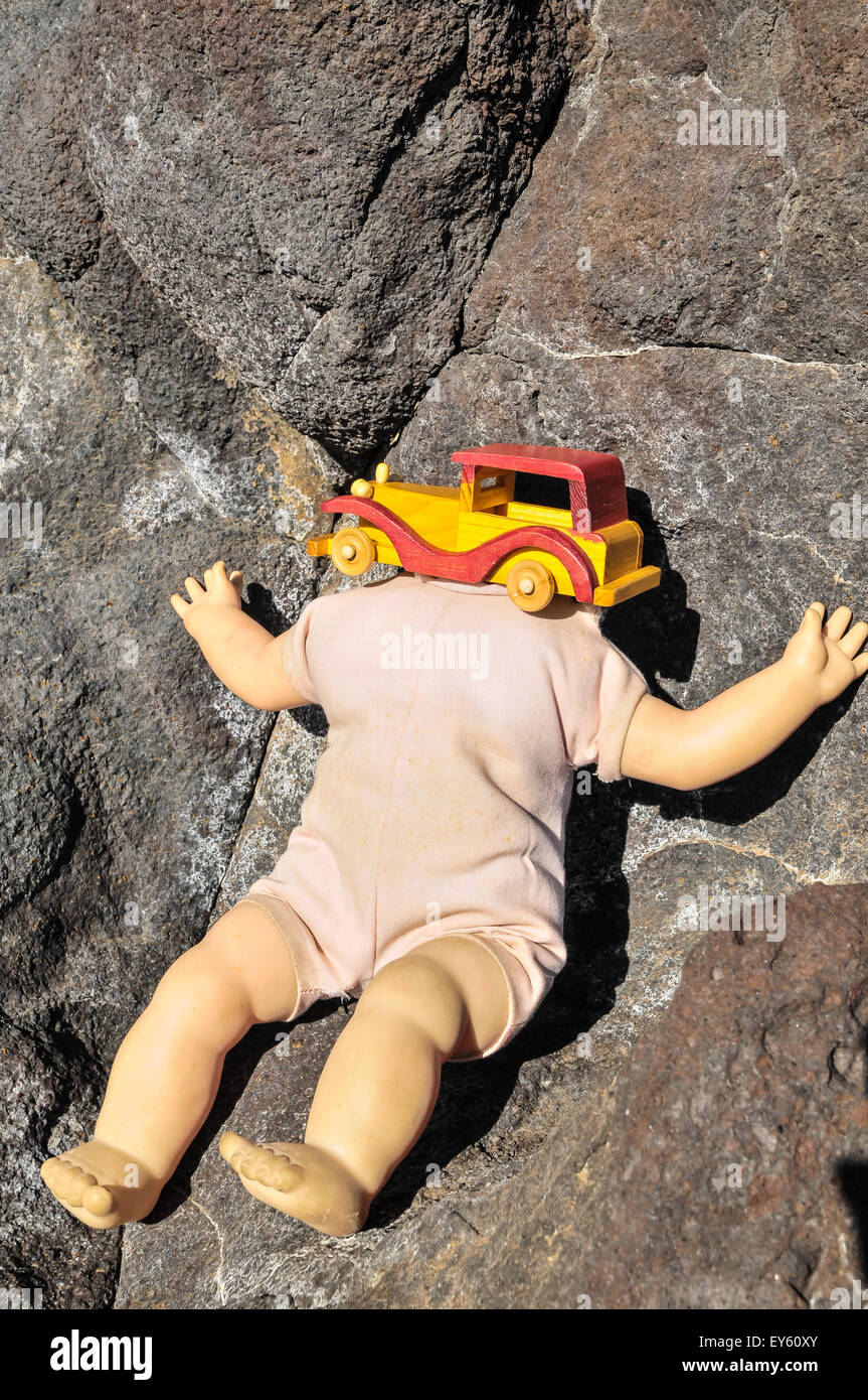 No Head Doll Stock Photo - Alamy