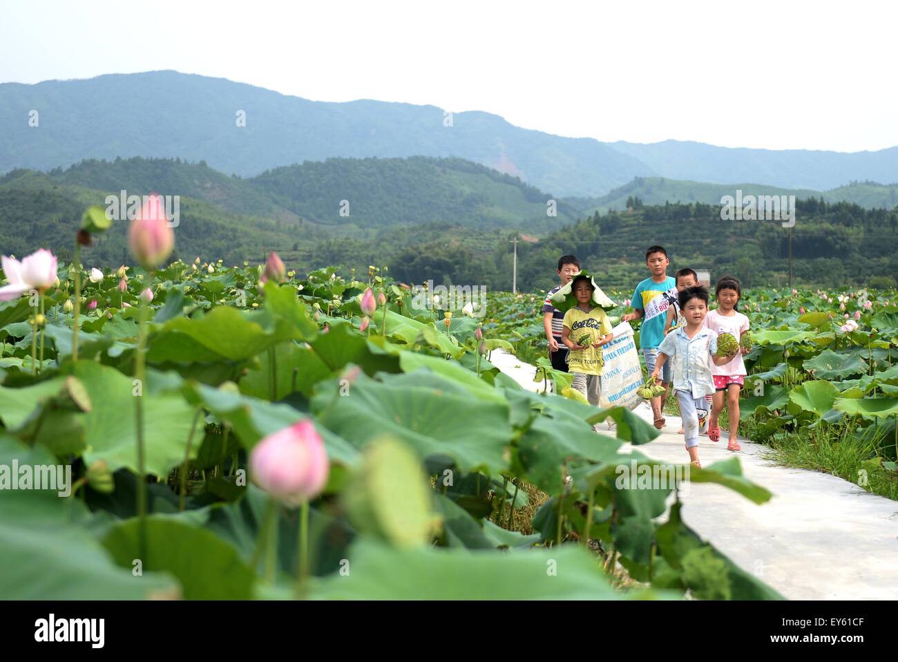 Nanfeng, China's Jiangxi Province. 22nd July, 2015. Rural children on ...