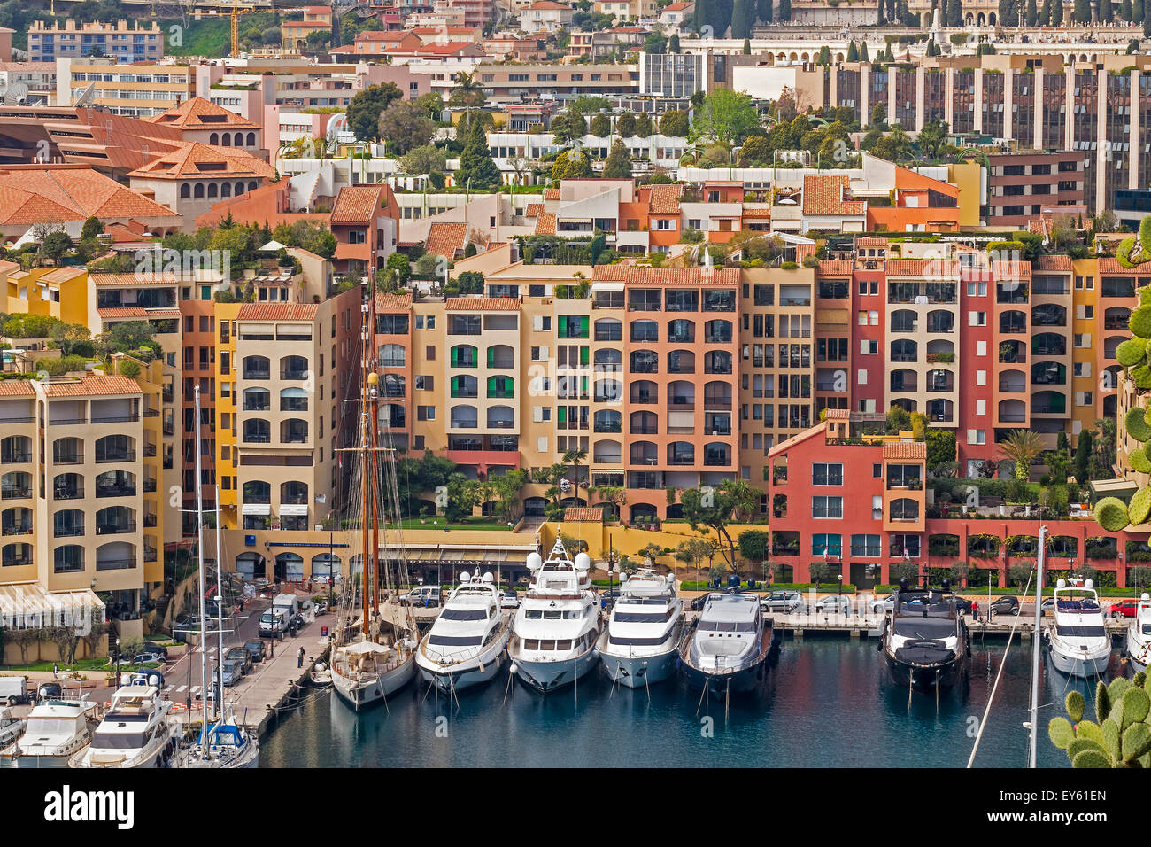 Boats docked monte carlo pier hi-res stock photography and images - Alamy