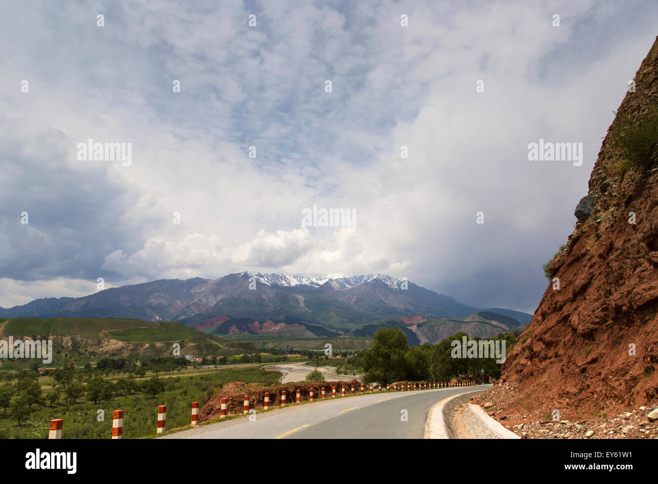 Silk road west china hi-res stock photography and images - Alamy