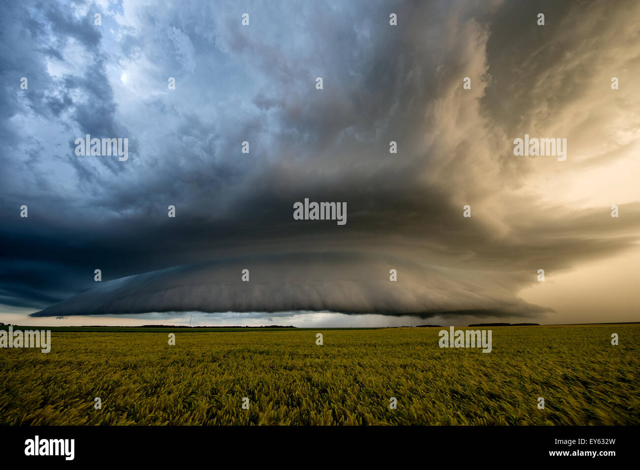 Mesocyclone hi-res stock photography and images - Alamy