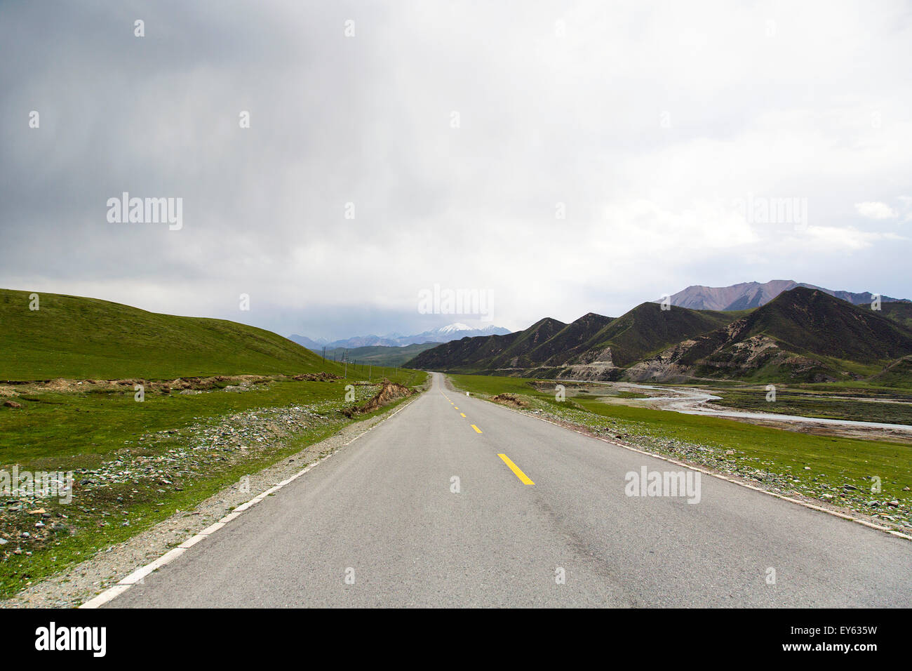 Road in Qinghai province, China Stock Photo - Alamy