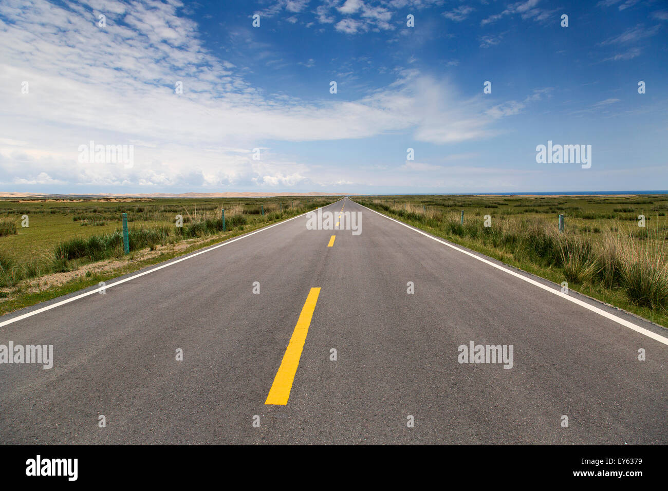 Road in Qinghai province, China Stock Photo - Alamy