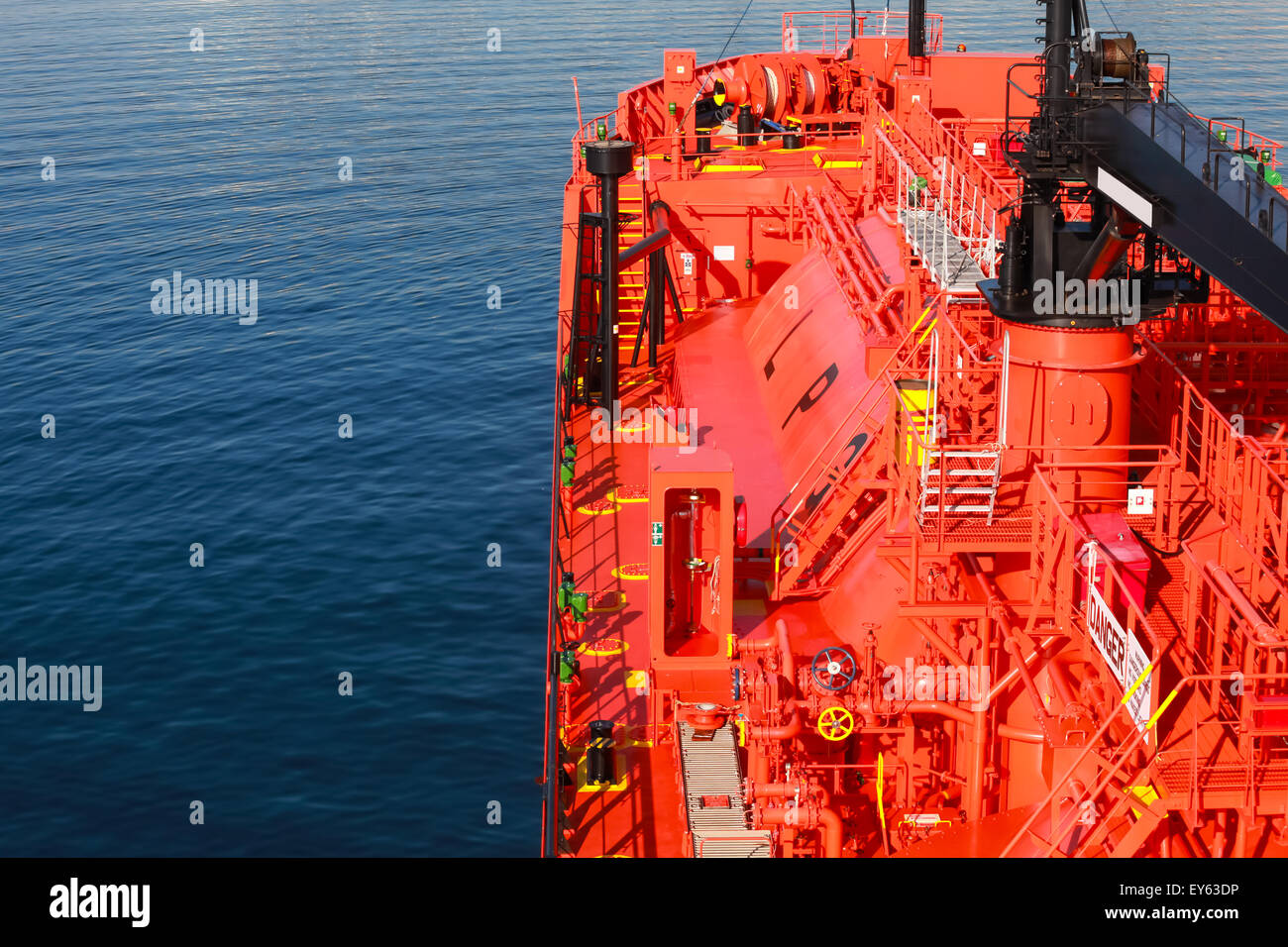 Petroleum gas tanker hi-res stock photography and images - Alamy