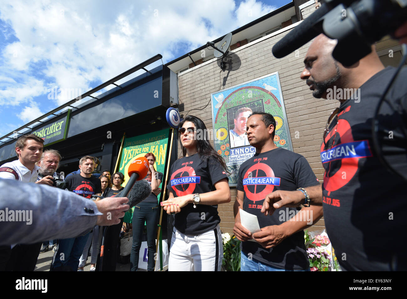 Jean Charles de Menezes stockwell London memorial Stock Photo - Alamy