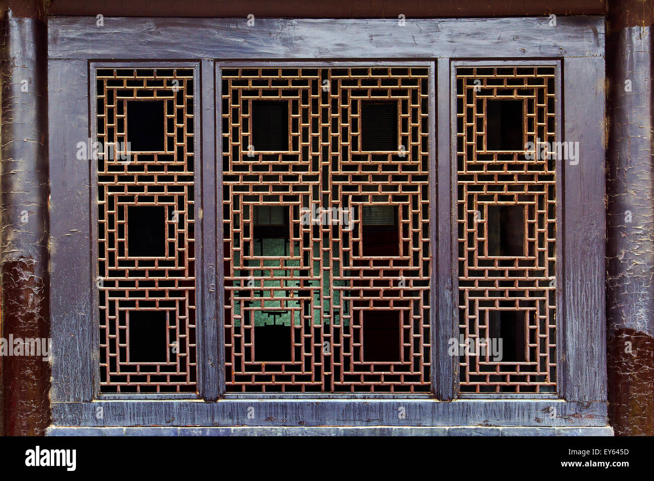 Chinese style window frame hi-res stock photography and images - Alamy