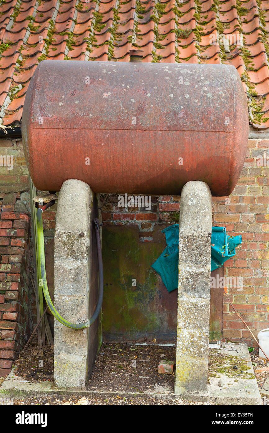 Old oil out of the tank hi-res stock photography and images - Alamy