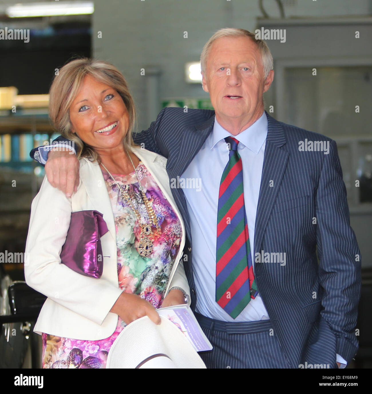 Chris tarrant and jane bird hi-res stock photography and images - Alamy