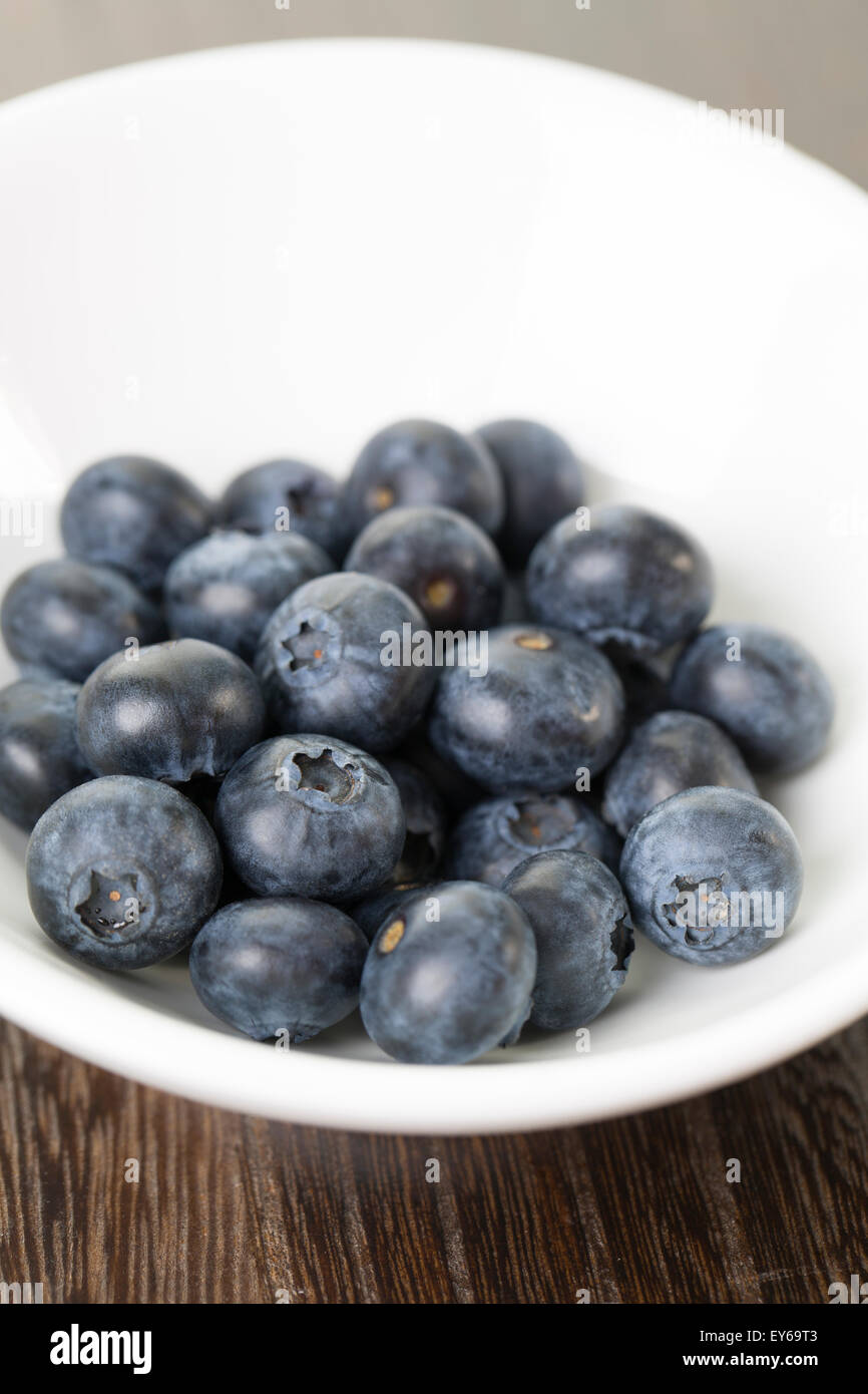 Blueberries and timber hi-res stock photography and images - Alamy