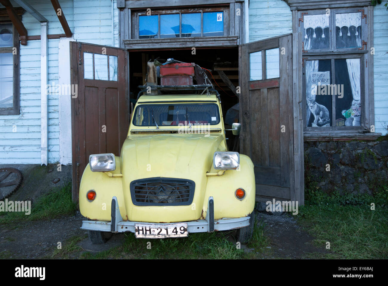 Old citroen 2cv car hi-res stock photography and images - Alamy