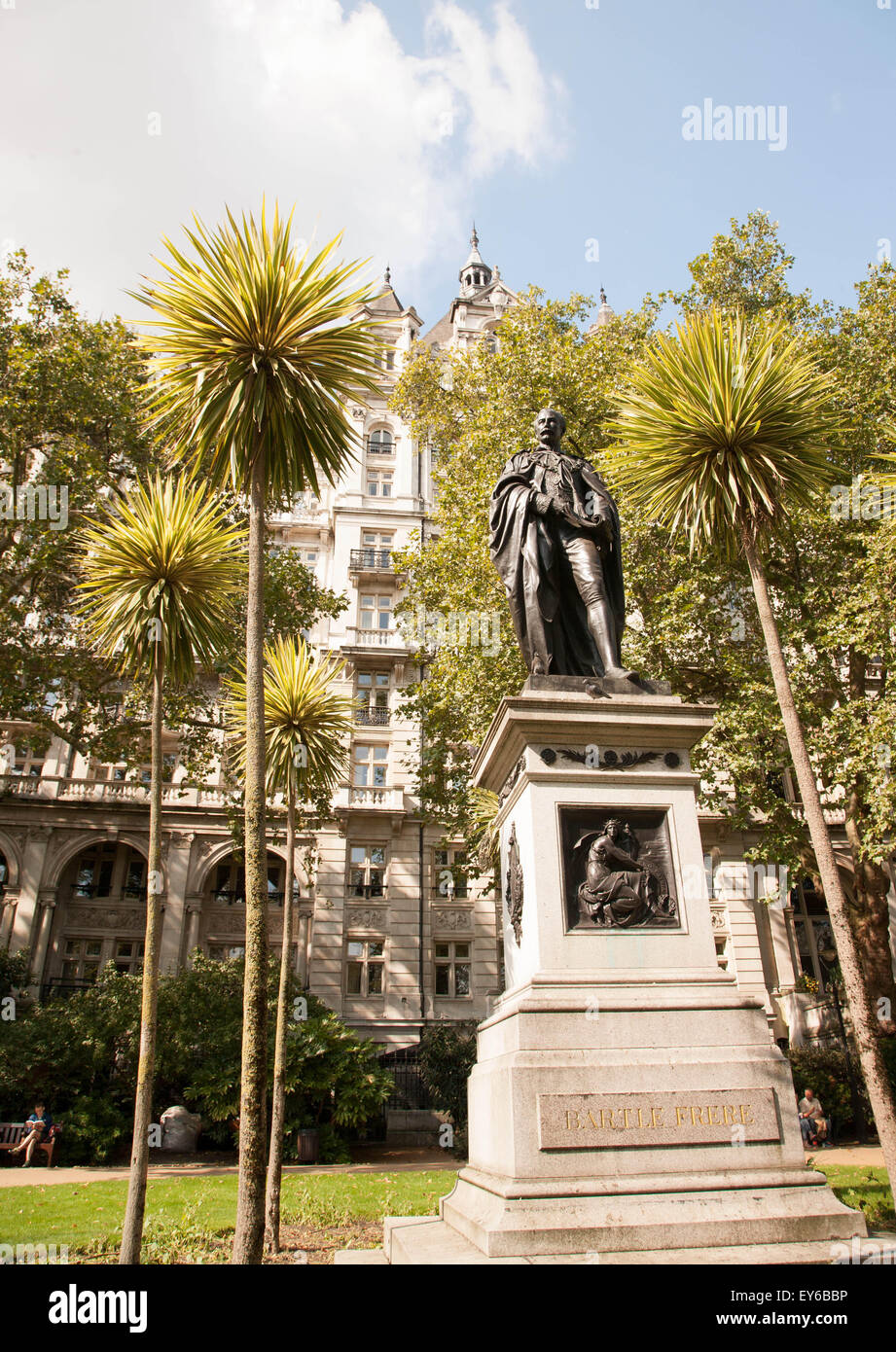 Statue of Henry Bartle Frere, Victoria Embankment Gardens, London ...
