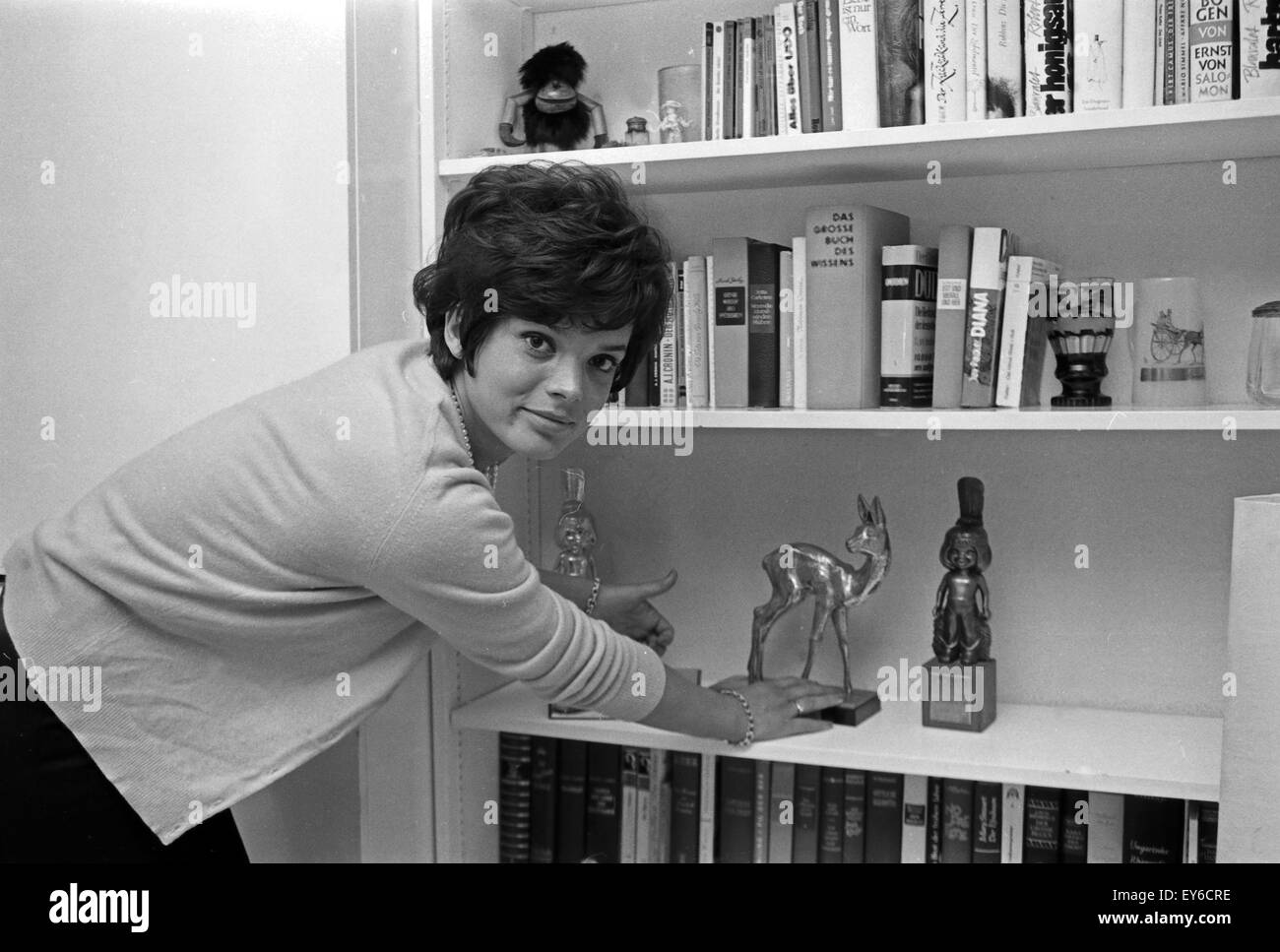 Deutsche Schauspielerin Uschi Glas, Deutschland 1960er Jahre. German actress Uschi Glas, Germany ...