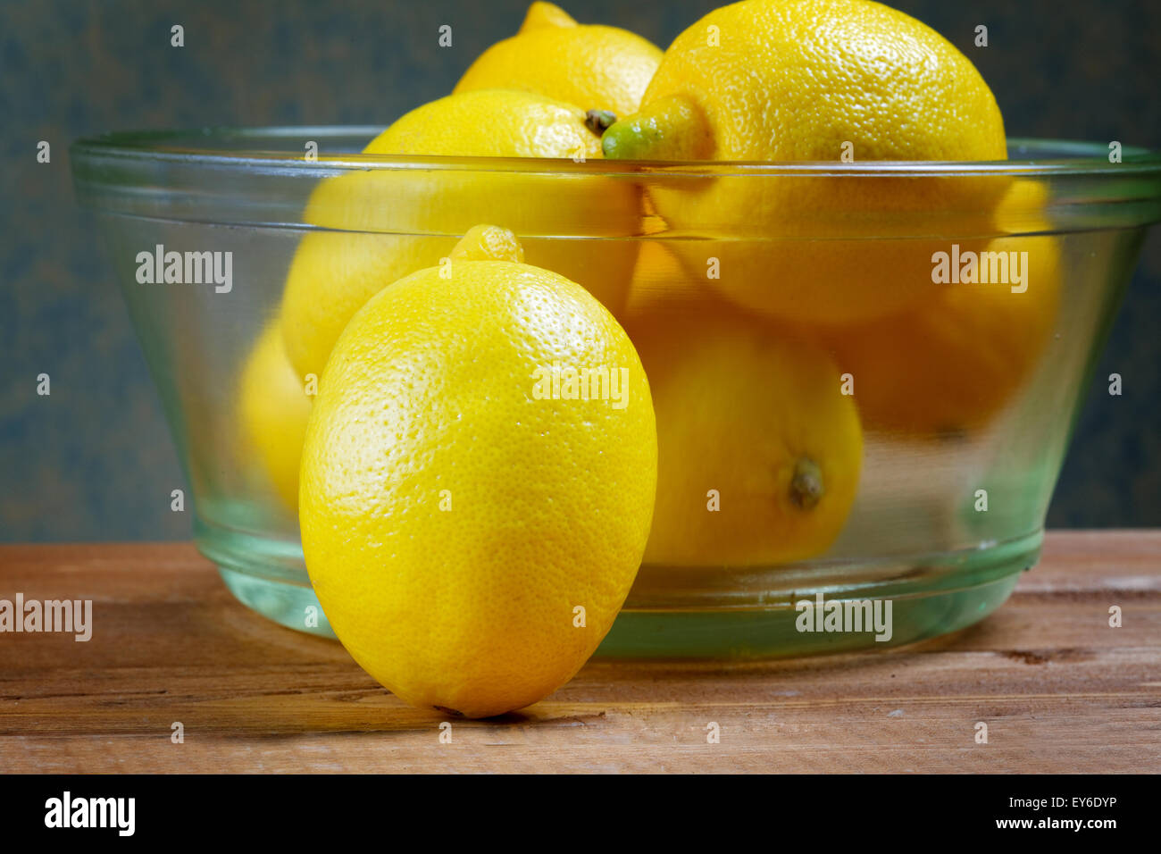 Plate ripe fresh lemons hi-res stock photography and images - Alamy