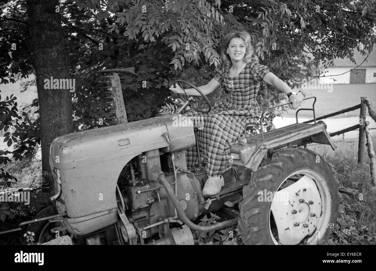 Traktor hof Black and White Stock Photos & Images - Alamy