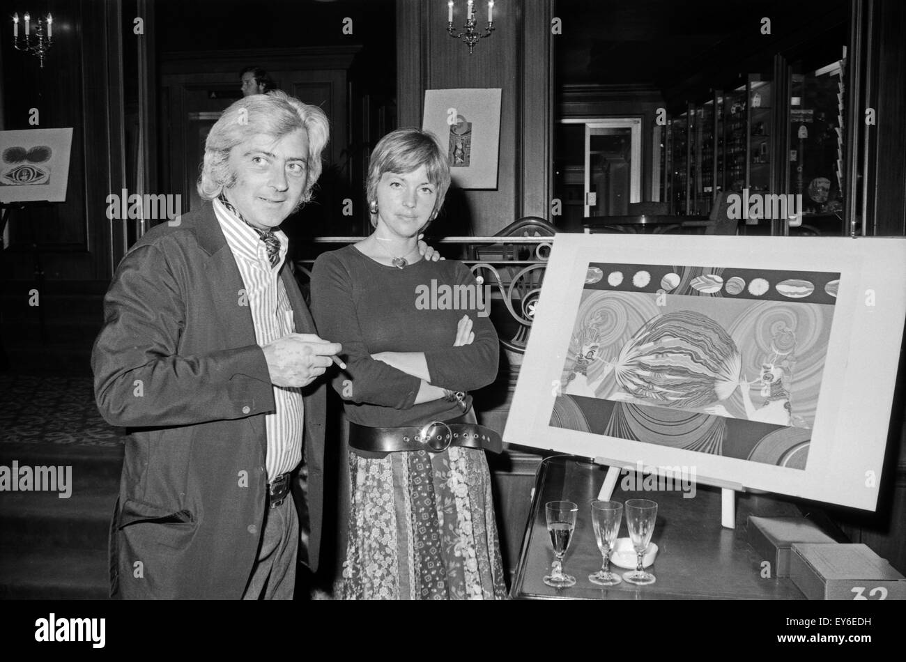 Der österreichische Maler Prof. Wolfgang Hütter in München, Deutschland ...