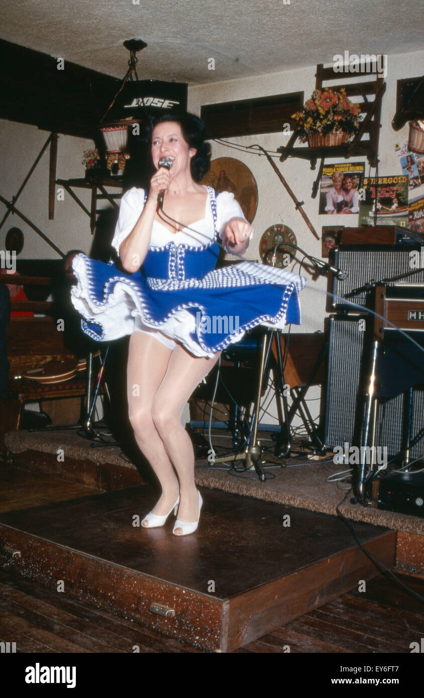 Deutsche volkstümliche Sängerin Lydia Huber, Deutschland 1970er Jahre ...