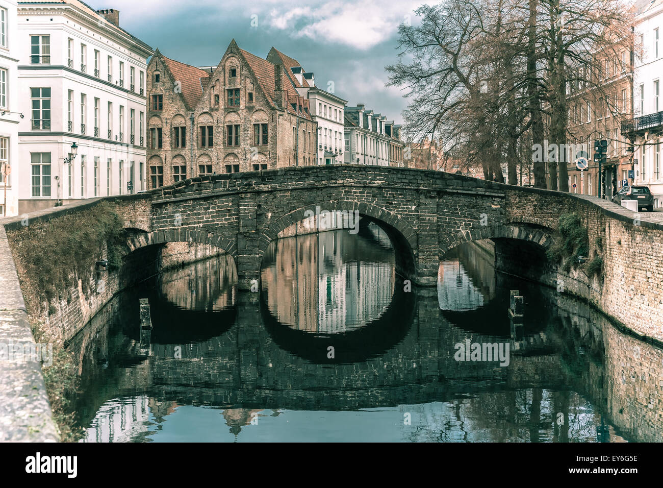 Scenic city view of Bruges canal and bridge Stock Photo - Alamy