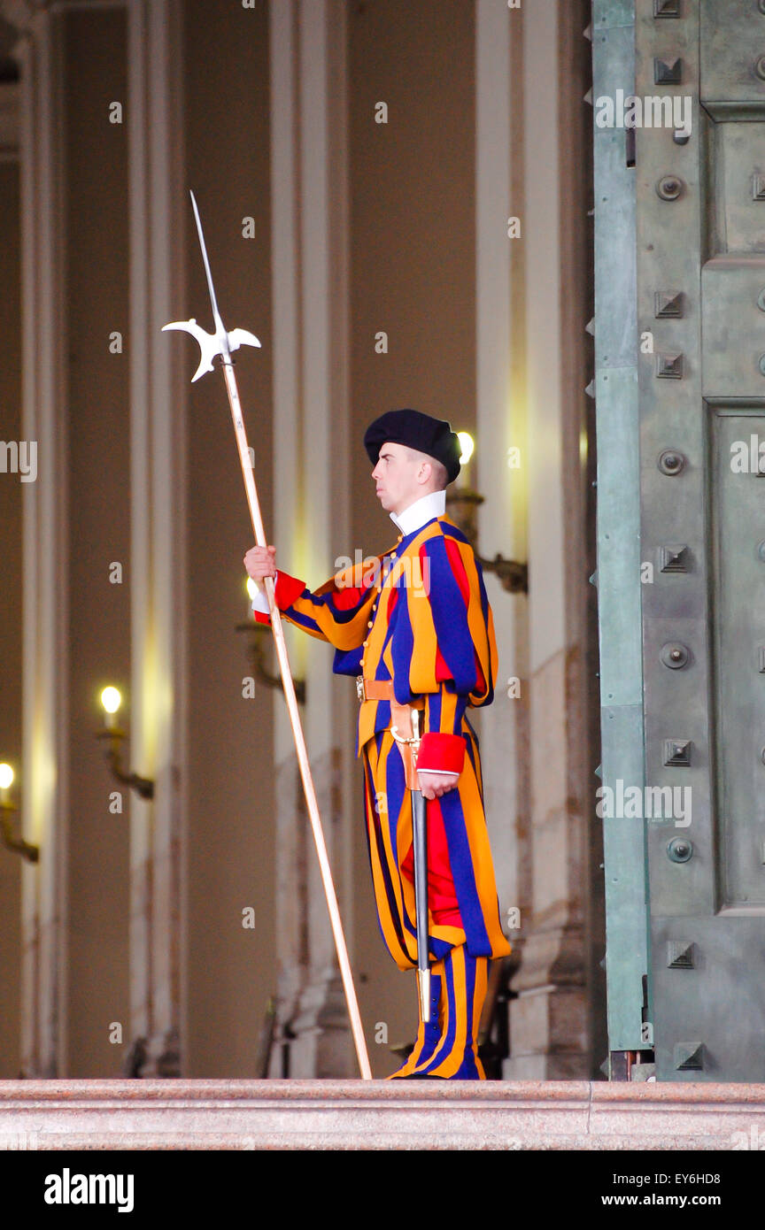 In saint peters basilica hi-res stock photography and images - Alamy