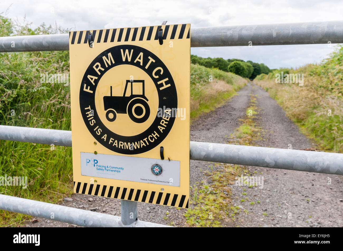 Prevent theft sign hi-res stock photography and images - Alamy