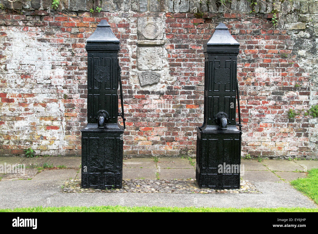 Victorian water pump hi-res stock photography and images - Alamy
