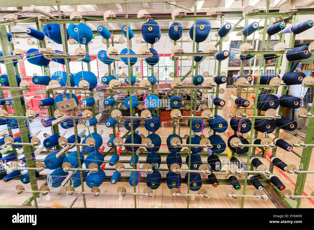 Traditional weaving method hi-res stock photography and images - Alamy