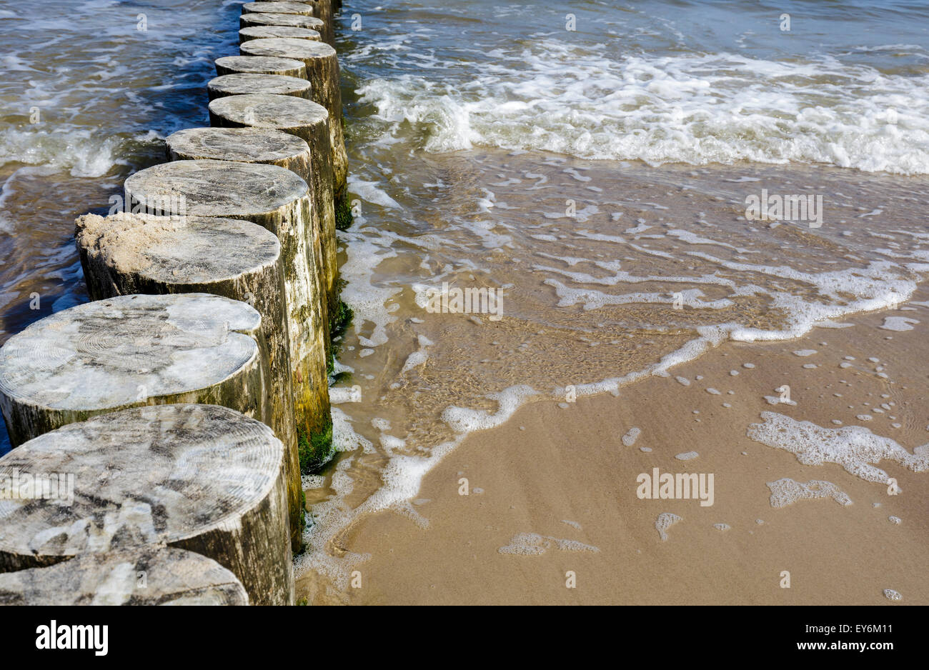 Coastal wooden breakwaters hi-res stock photography and images - Alamy
