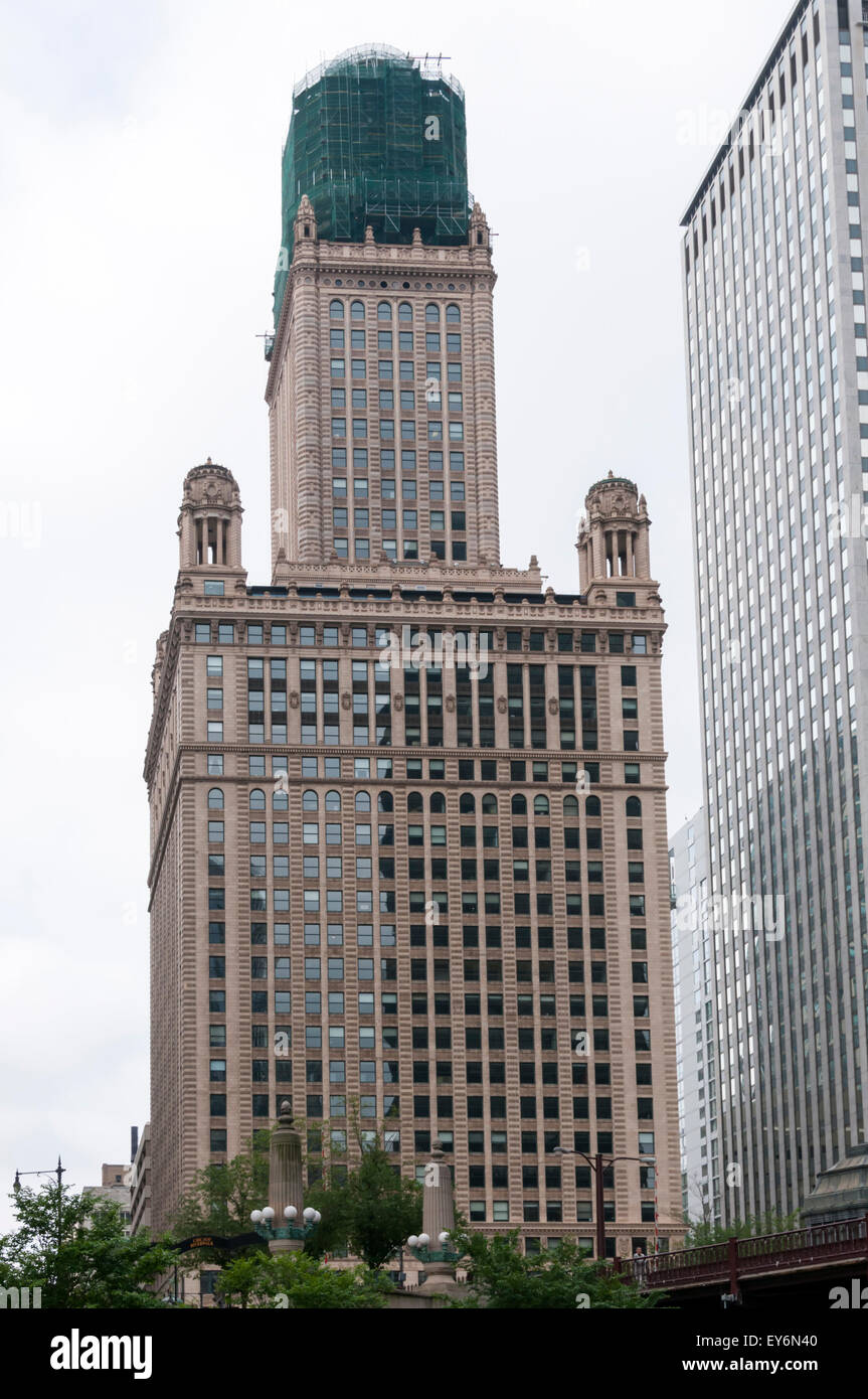 The 1920s skyscraper at 35 East Wacker Drive in Chicago, usually known ...