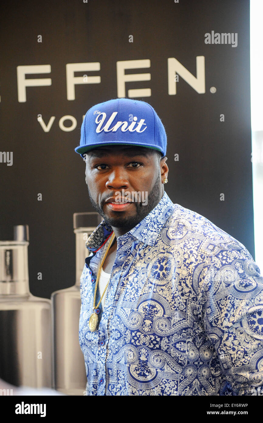 50 cent on stage hi-res stock photography and images - Alamy