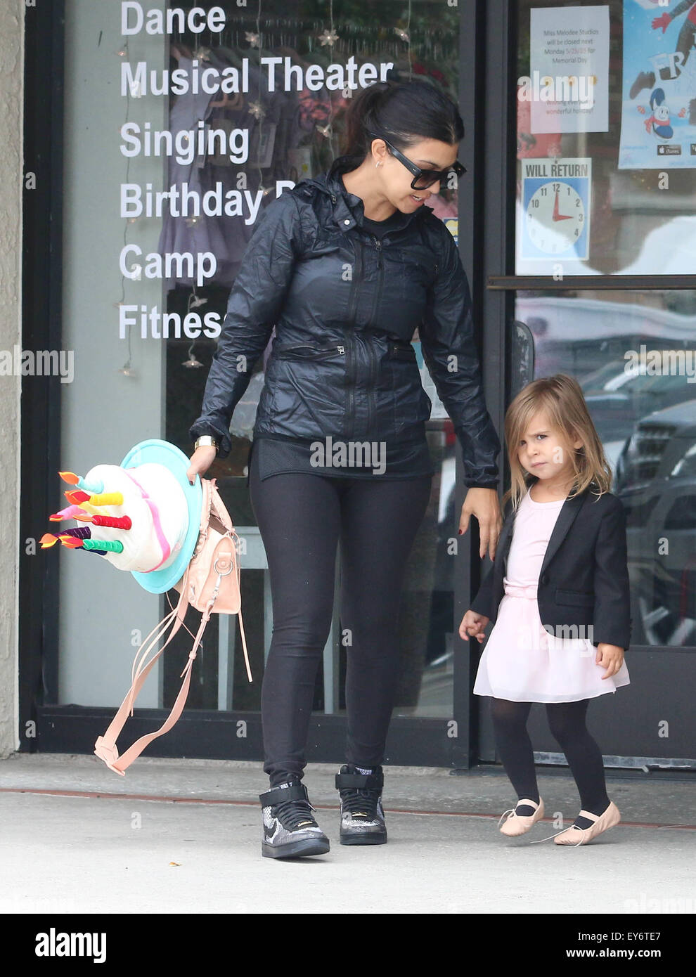 Kourtney Kardashian takes her daughter Penelope to ballet class ...